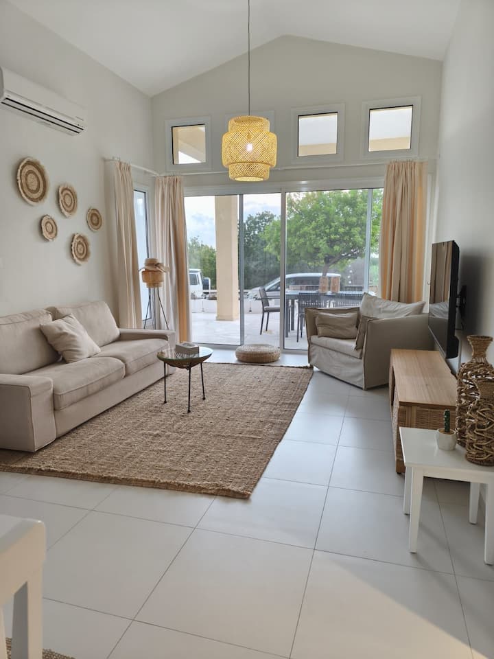 Casa Nola Sonniger Bungalow – Pool & Meer In Nähe - Pafos