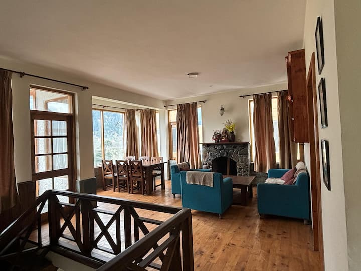 𝑱𝒖𝒏𝒊𝒑𝒆𝒓 𝑯𝒐𝒎𝒆𝒔 𝑪𝒐𝒕𝒕𝒂𝒈𝒆-4𝑩𝑯𝑲 - Manali