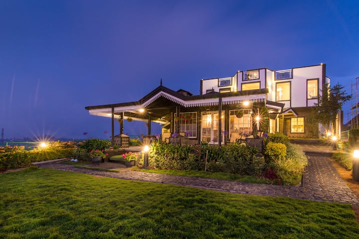 Chestnut -Forest & Lake By Schofield- Nuwara Eliya - Nuwara Eliya