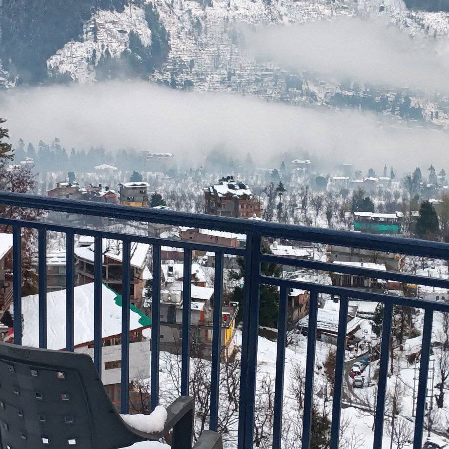 Private Peaceful Manali Stay | Wi-Fi | Cozy Room - Guesthouses for Rent ...