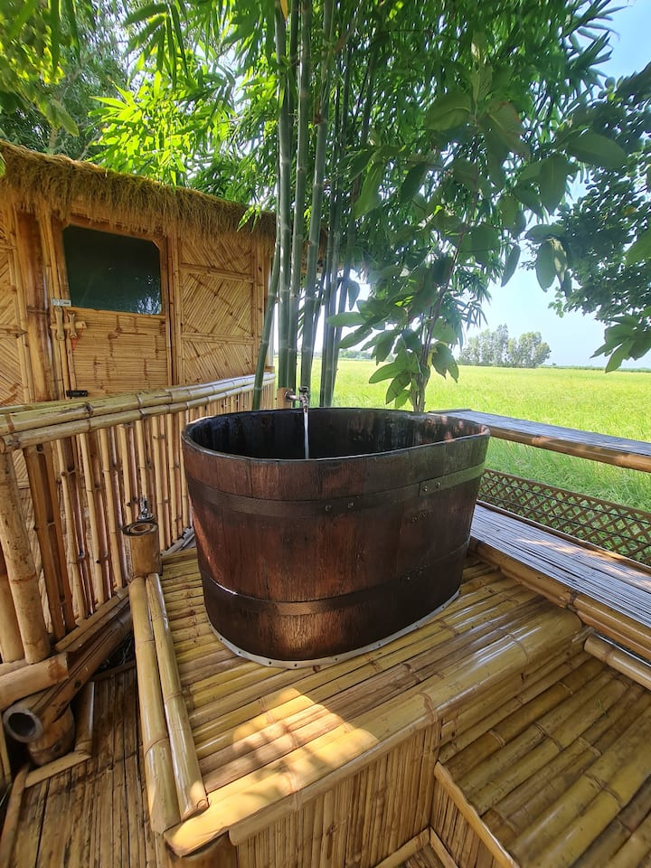 New  Hut &Private Outdoor Bathtub , Ricefieldsview - Thailand