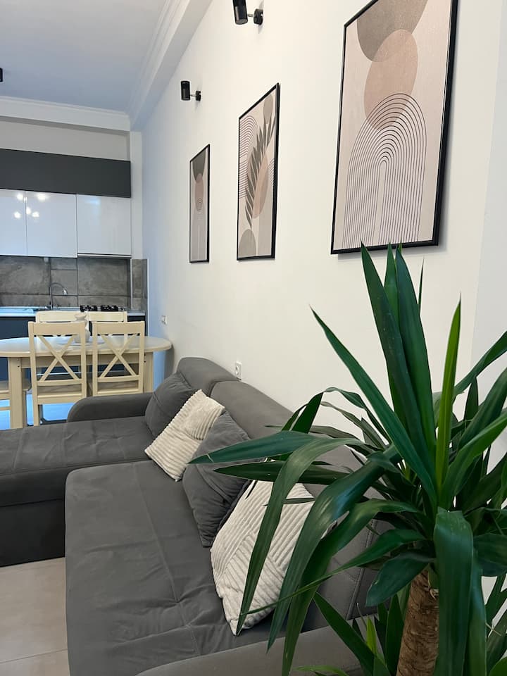Kutaisi Glow | Balcony | Stylish Stay For 6 - Kutaisi