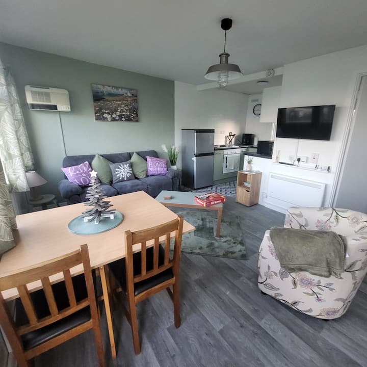Chalet 18 Bideford Bay 
Channel View - Clovelly