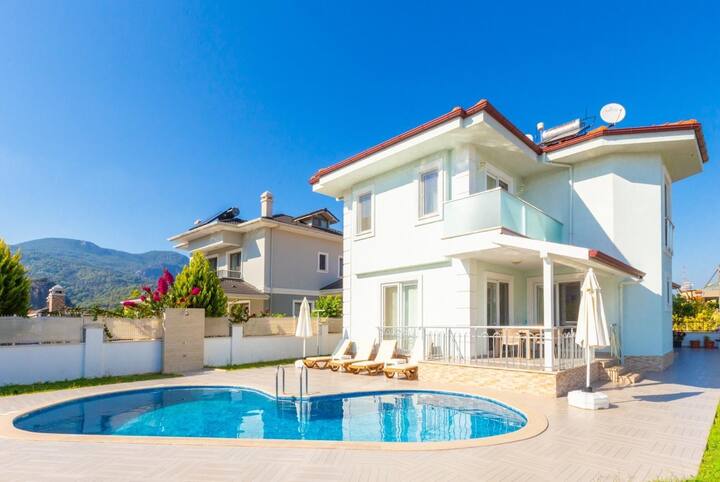 A Magnificent Villa - Кёйджегиз