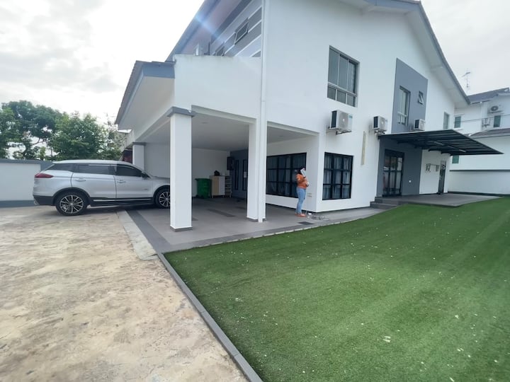 Taman Pelangi Party House 22pax - Johor Bahru
