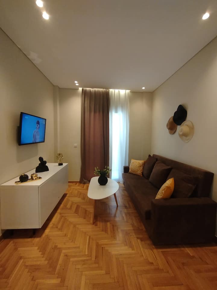 Value For Money Modern Stay 4' Metro & Fiber Wifi - Athen
