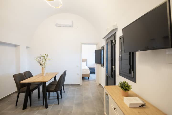 Family House At Enalion Houses - Oia