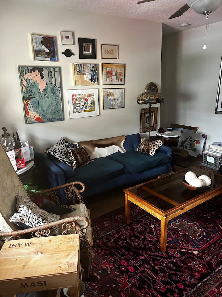 Fantastic Downtown Location “Track Season” $10500 - 새러토가스프링스