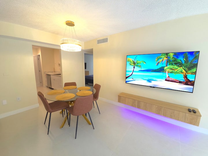 3br|2ba • Pool • Free Parking • 5 Min To The Beach - Aventura, FL