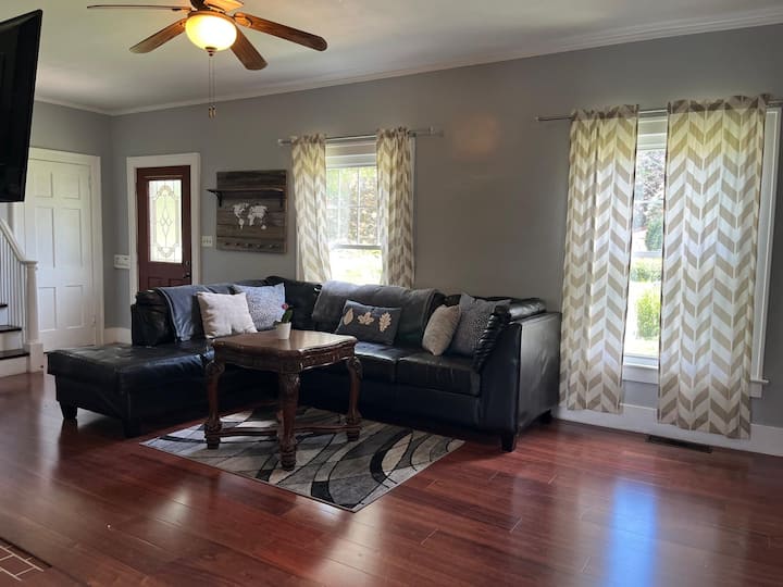 Walkable Gem • Deck & Yard - Springfield, OH