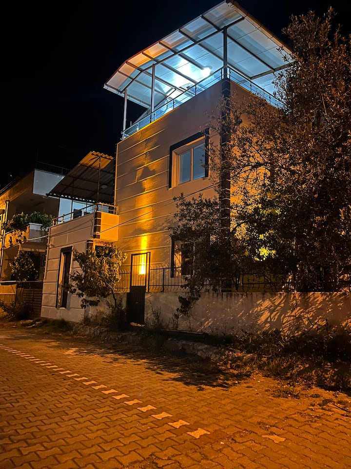 Muhteşem Teras Katı 1+1 - Edremit