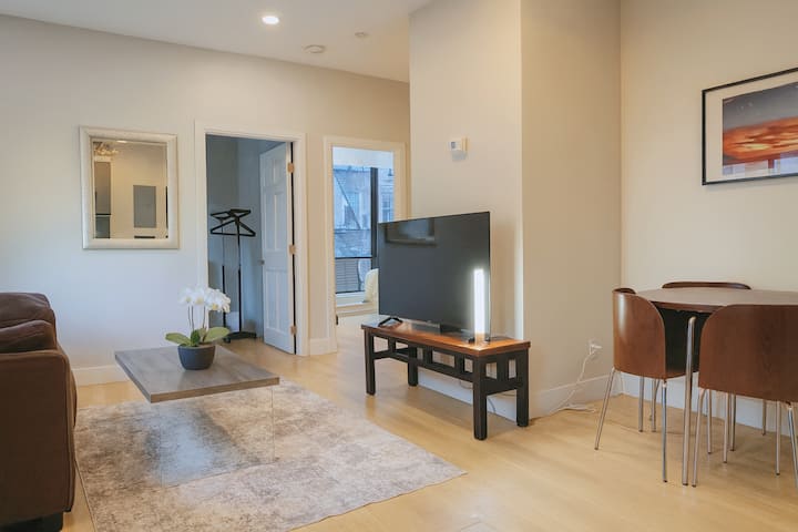 Modern 2br W Elevator | Fast Wifi + In-unit W/d - Queens, NY