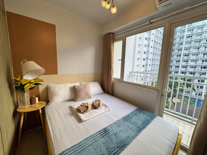 Tower A 3 Rooms | 6-12guests Shore 1 Pool View - Manila