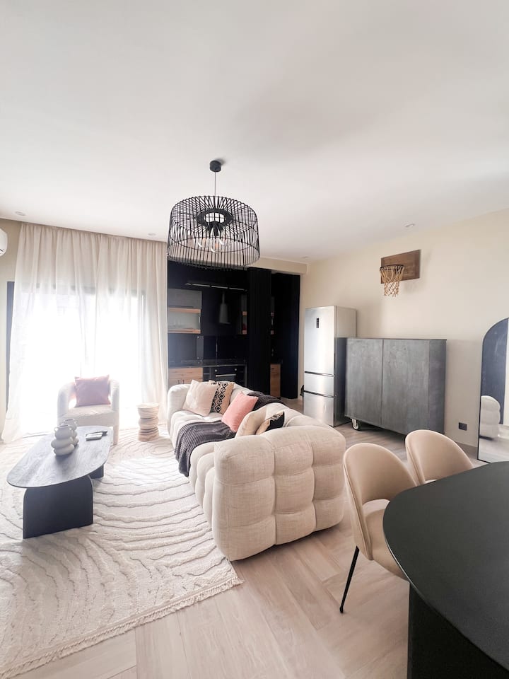 Design & Confort – F2 Stylé Proche Monument - Dakar