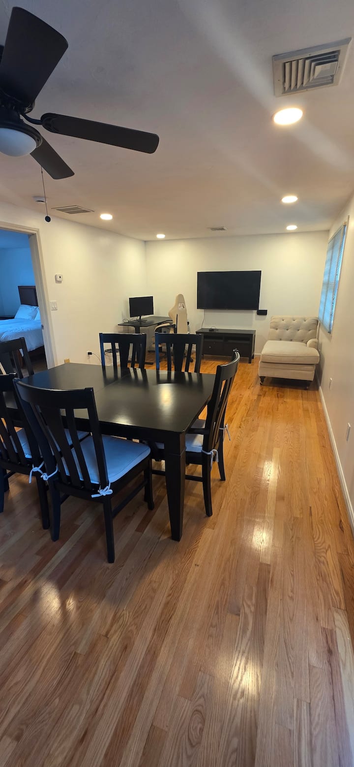 2br Darling Suite – Private Entrance - Brockton, MA