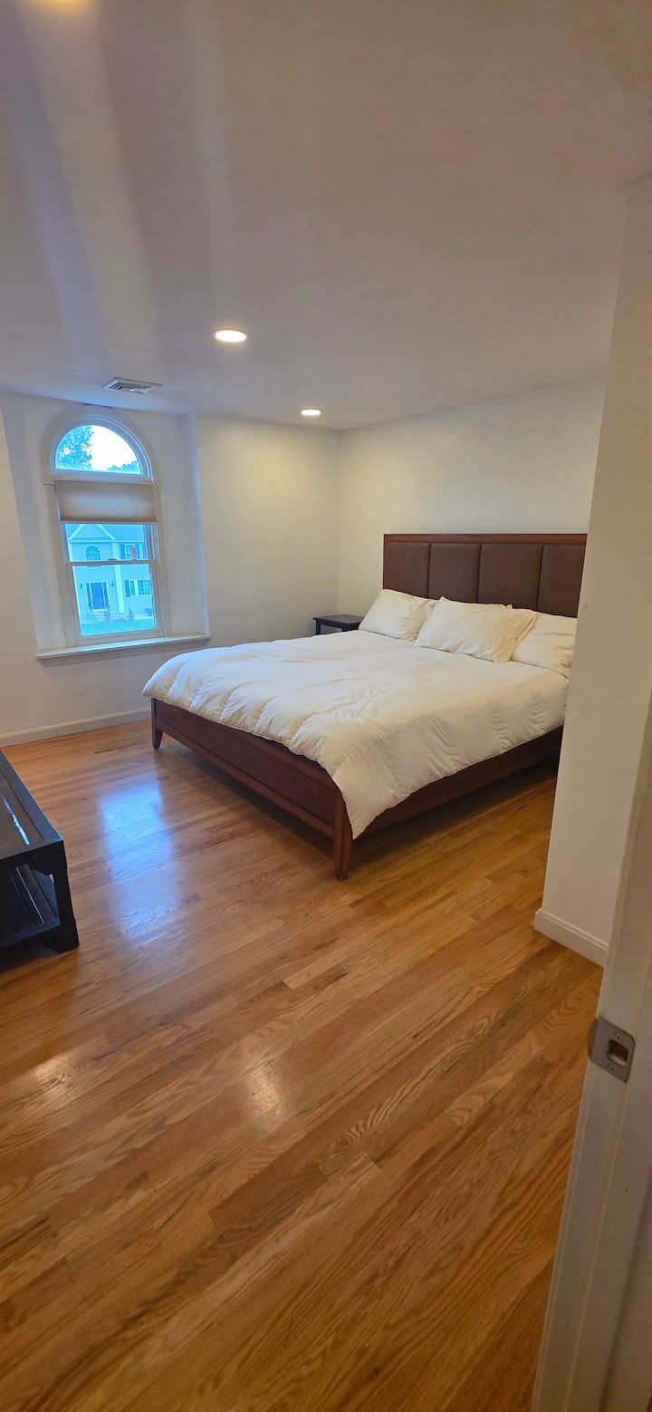 2br Darling Suite – Private Entrance - Brockton, MA