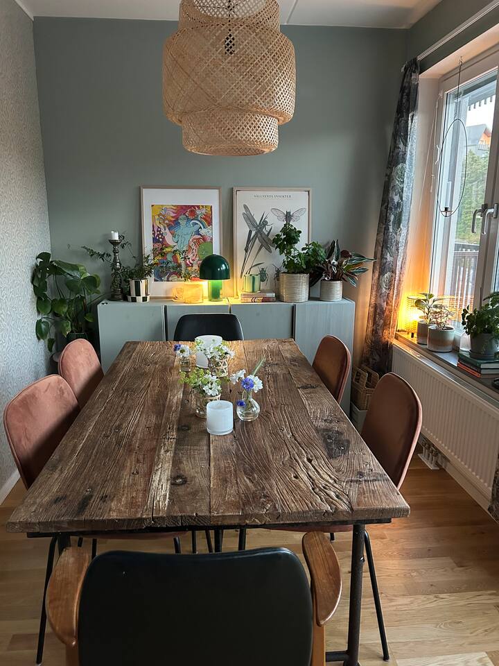 Ljus Lägenhet I Natursköna Hovås - イェーテボリ