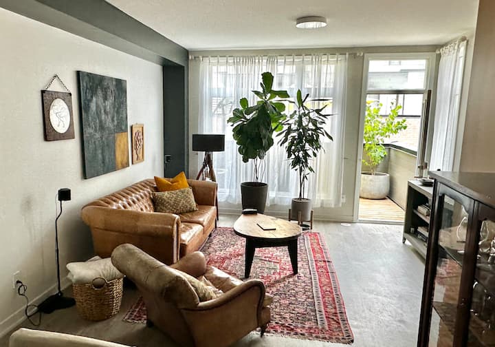 Charming Townhome In Great Toronto Location - Toronto