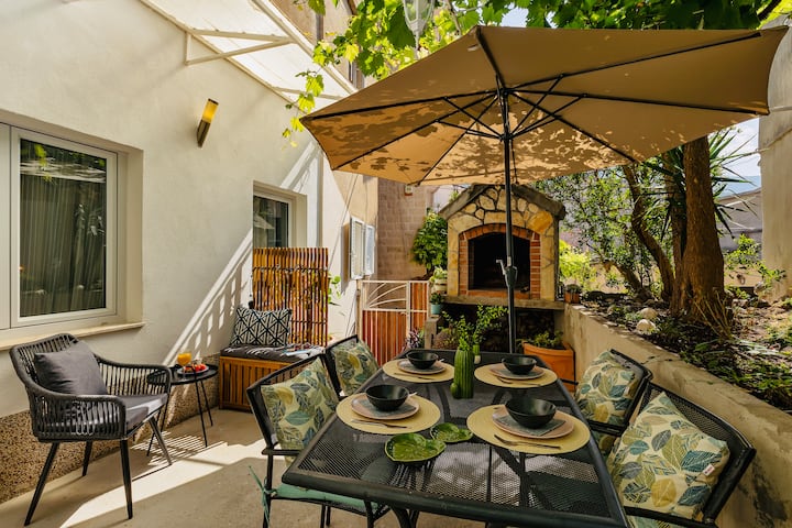 Hidden Garden • Stylish Retreat In Old Town - Makarska