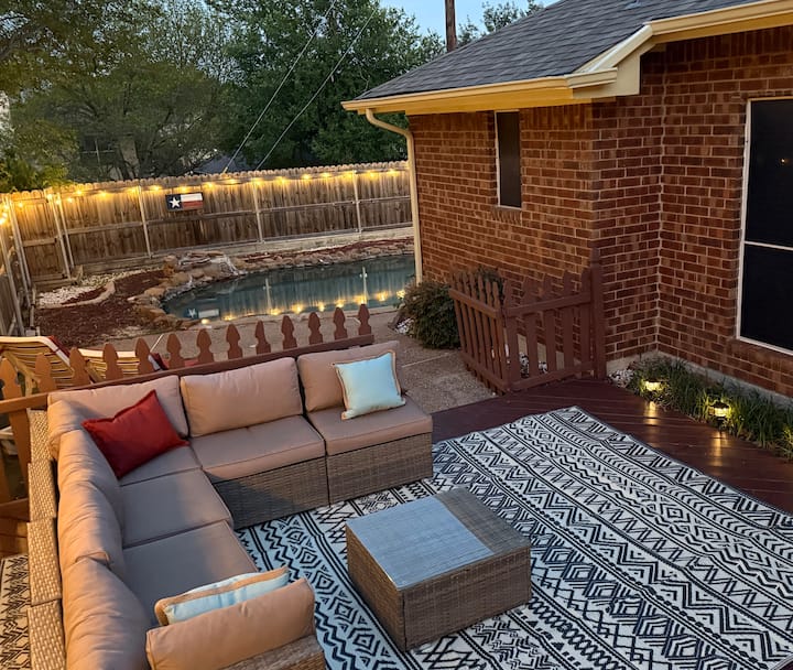 Outdoor Living + Pool + Game Room | Sleeps 8 - Paradise Springs, Grapevine