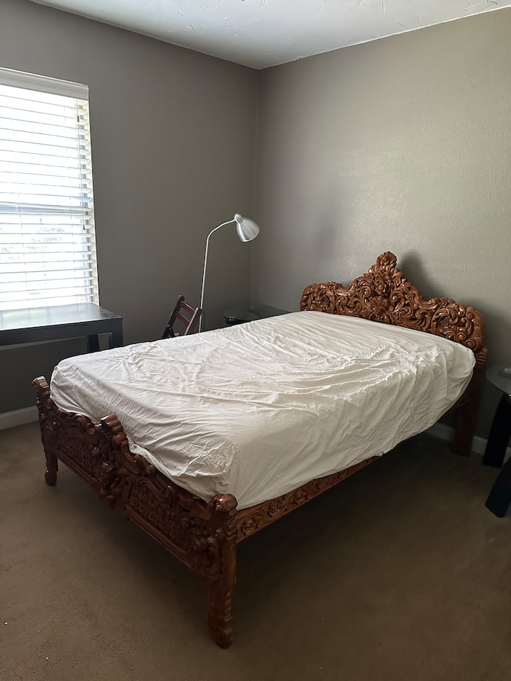 Quiet Suburban Home - Plano, TX