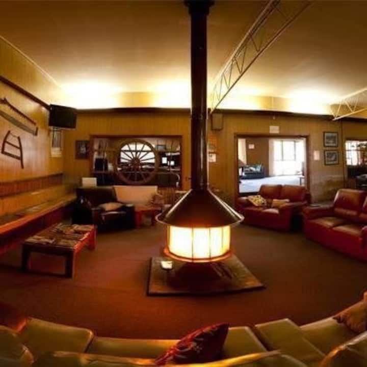 Your Gateway To The Snowy Mountains - Adaminaby