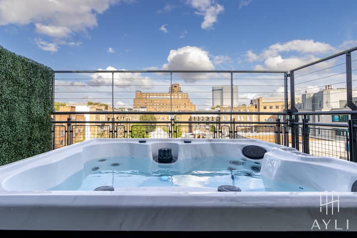 Penthouse | Hot Tub | Pool Table | Sleeps 6 - London