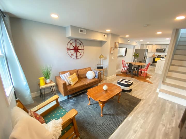 Chic Cozy Home 5 Min To College & Frederick Health - Frederick, MD