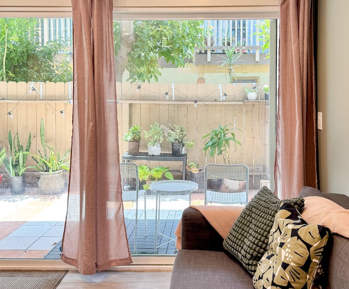 Stylish 2br Apt By South Coast/disneyland - Santa Ana