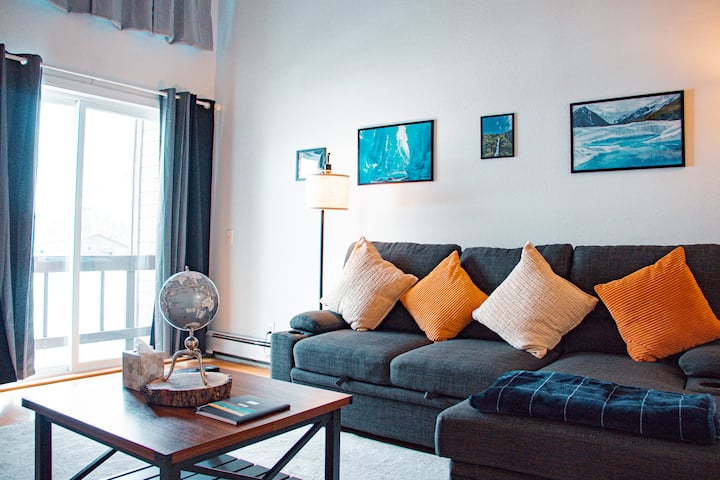 *Loft View Apartment- 2 Bedrooms, 3 Beds & 1 Bath - Valdez, AK