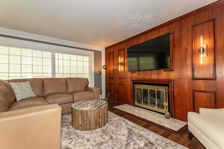 Updated Home Spire/gotl/wineries - Geneva, OH