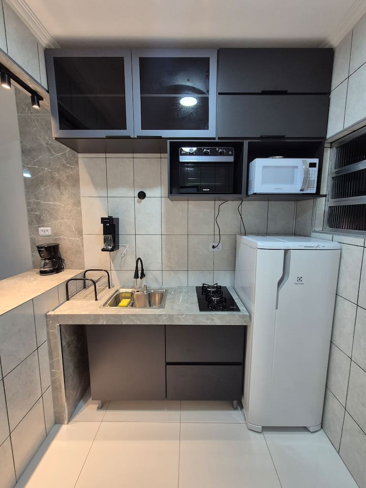 Kitnet Nova, Guilhermina 
Prox. A Feirinha E Praia - Praia Grande