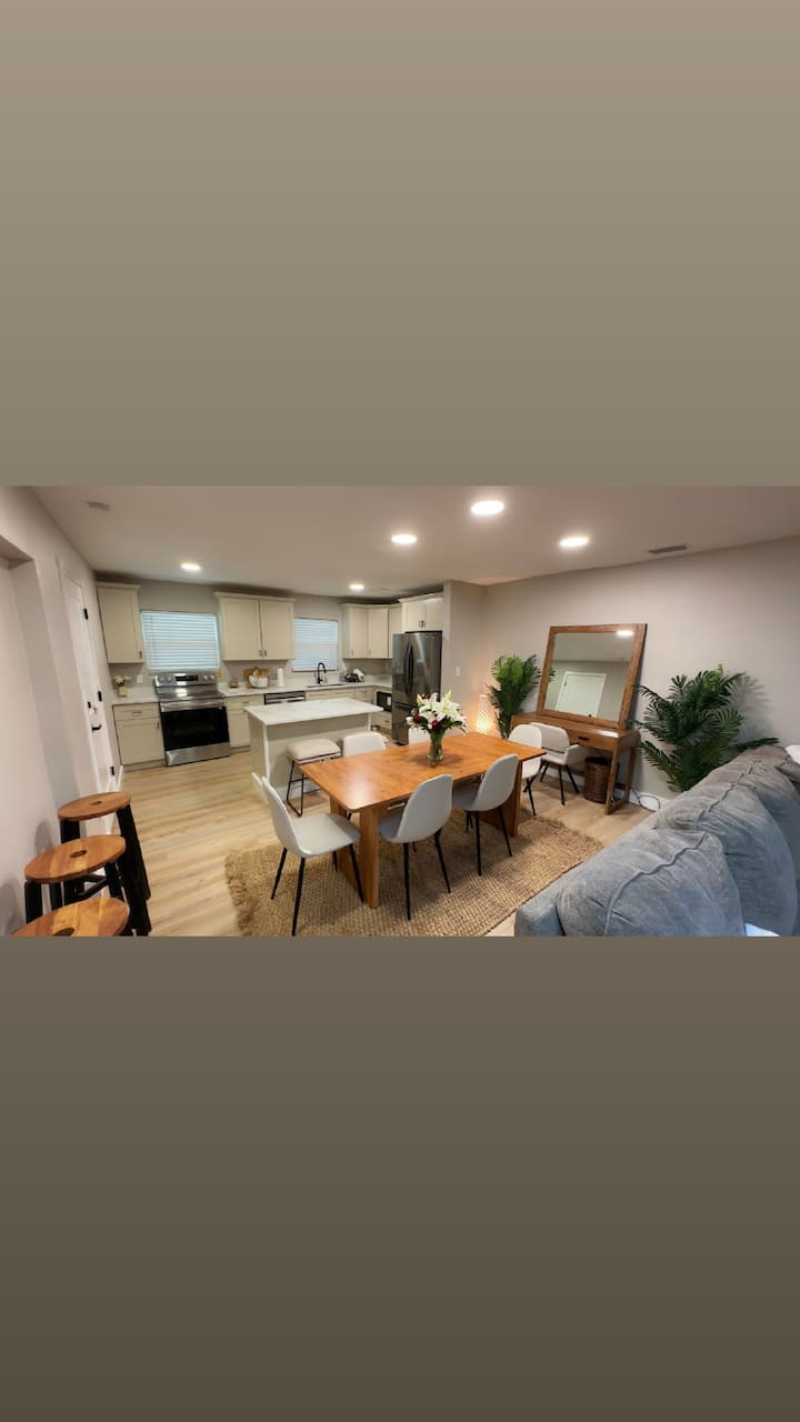 5 Bd House With 2 Mil Suites - Port Orange, FL