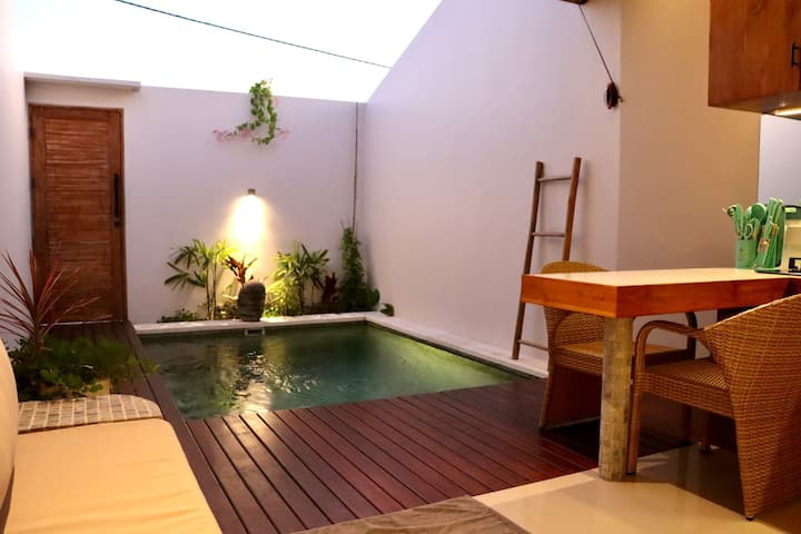 Plush Pool Villa Free Scooter/ 7 Min To Ubud - Indonesia