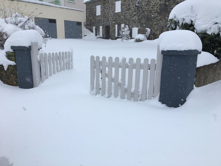 Ancien éTable Rénové Au Calme - Murat