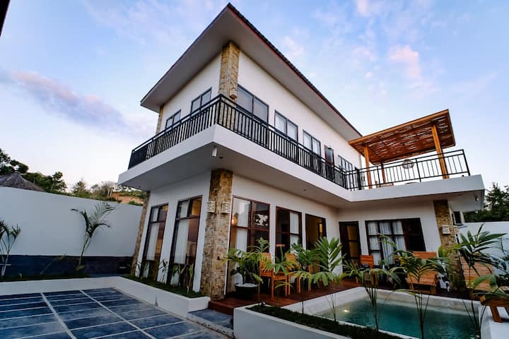 Luxe 3 Bedroom Kuta Villa | Pool & Fast Wi-fi - Lombok