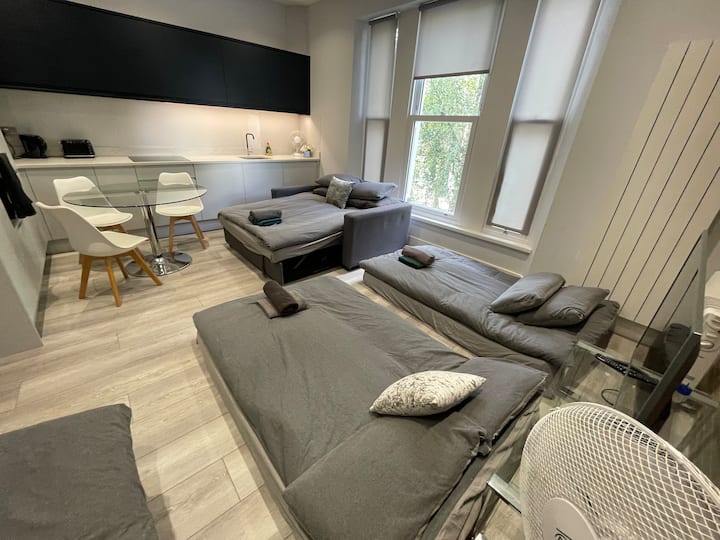 8 People - St John's Wood - Zone 2 - Londra