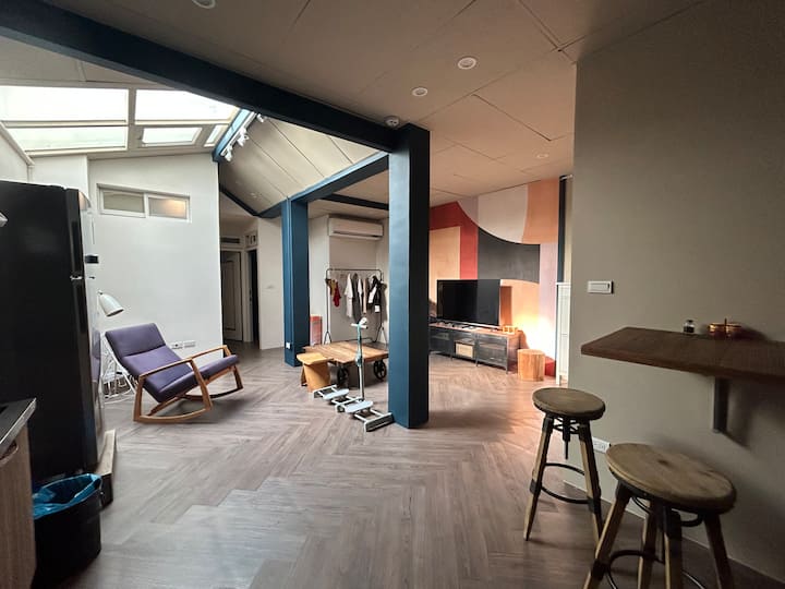 士林捷運附近2房 室內空間舒適 4樓天窗無電梯公寓 尋找長期週末來台北旅居的房客 - Taipei