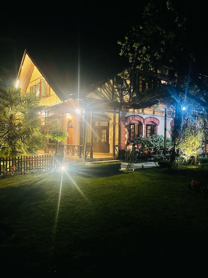 Tajrub Heritage Villa - Srinagar