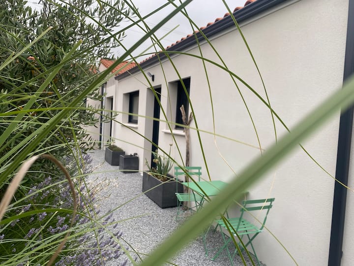 Studio Piscine Proche Commerces - Royan