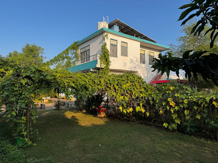 Amaltas Farm-1bhk Boutique Retreat On Organic Farm - Gwalior