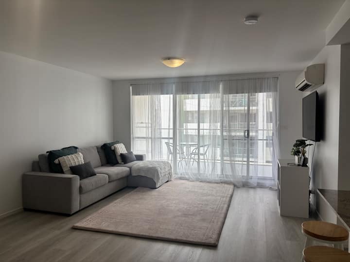 Modern, Stylish Apartment In Belconnen's Heart! - Canberra