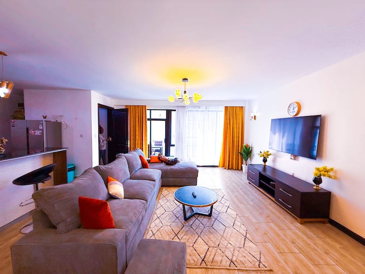 Homely 3br – Rooftop Pool / Balcony / City Views - Nairobi