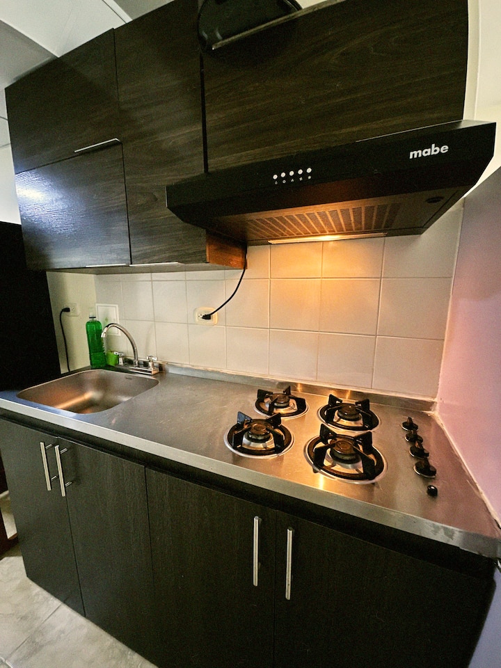 Apto Con Piscina, Precio Para 6 Personas - Bucaramanga