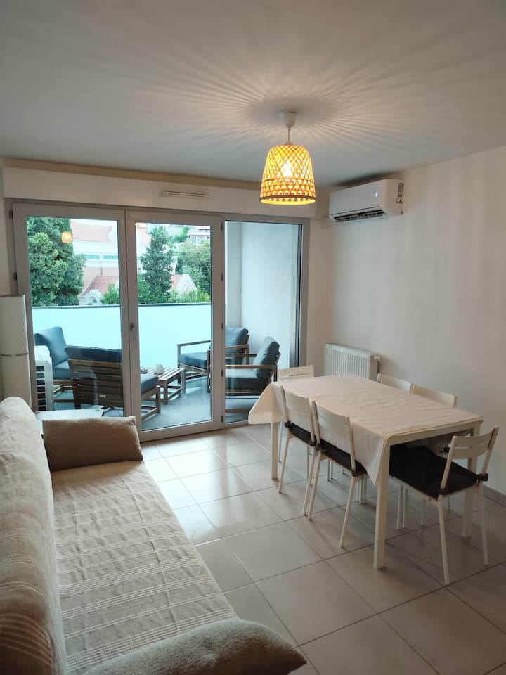 Carré D'or Appartement Moderne Et Climatisé ! - ibis budget Nice Californie Lenval