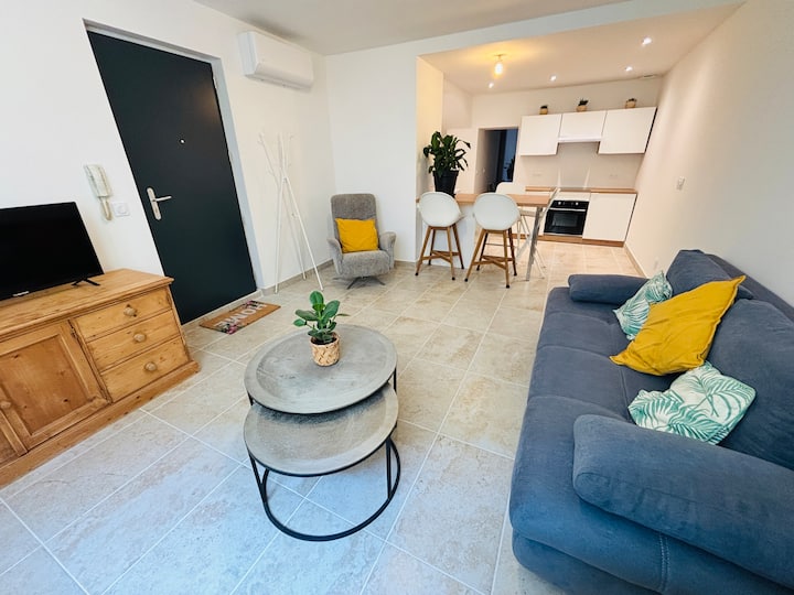 Joli T2, Rénové, Centre-ville Avec Petite Cour - Aix-en-Provence