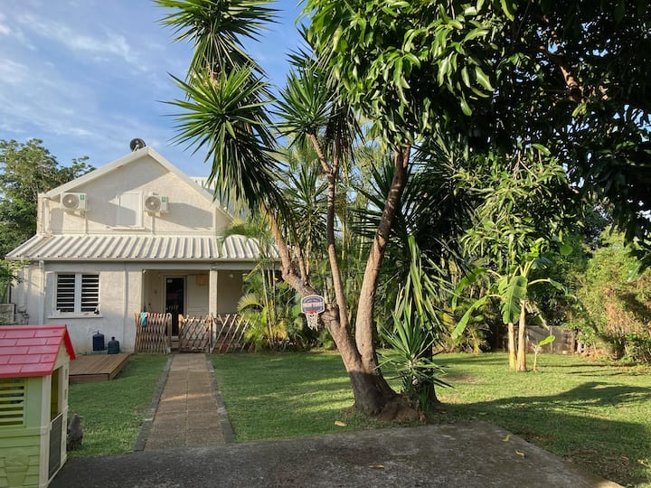 Maison Avec Jardin Et Piscine - La Réunion