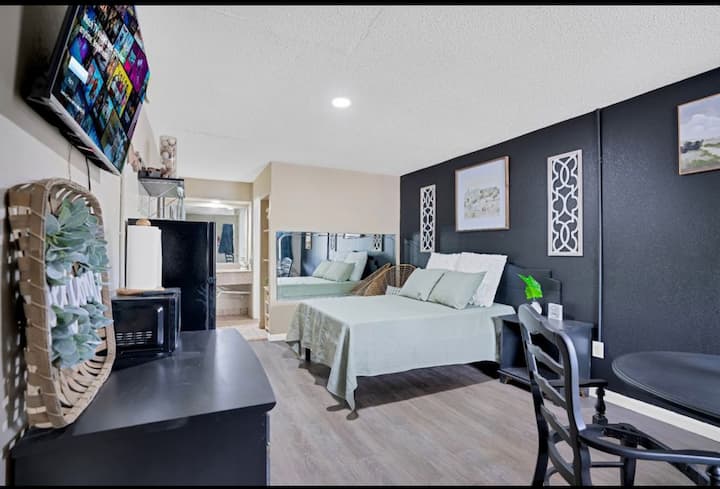 Studio Stay Near Fort Campbell - Clarksville, TN