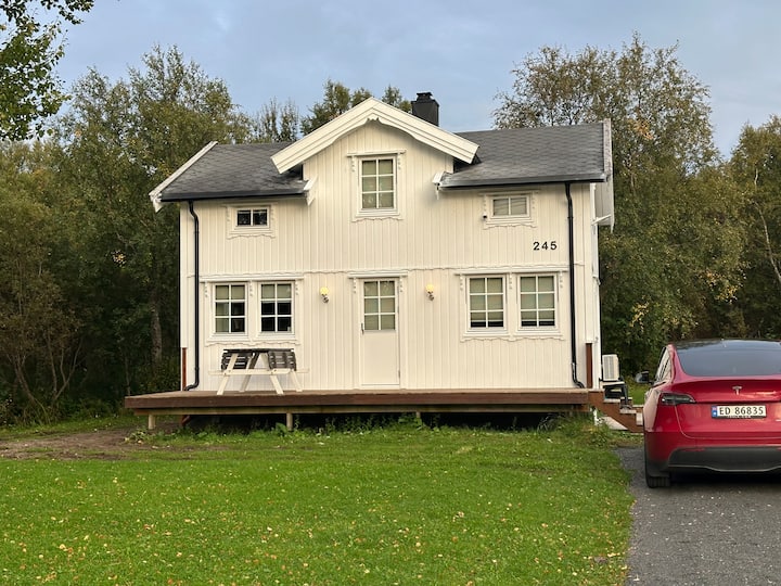 Idyllisk Hytte På Vakre Meløya - Norway