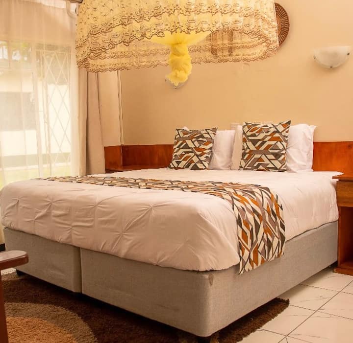 Wild Trekkers Lodge - Victoria Falls